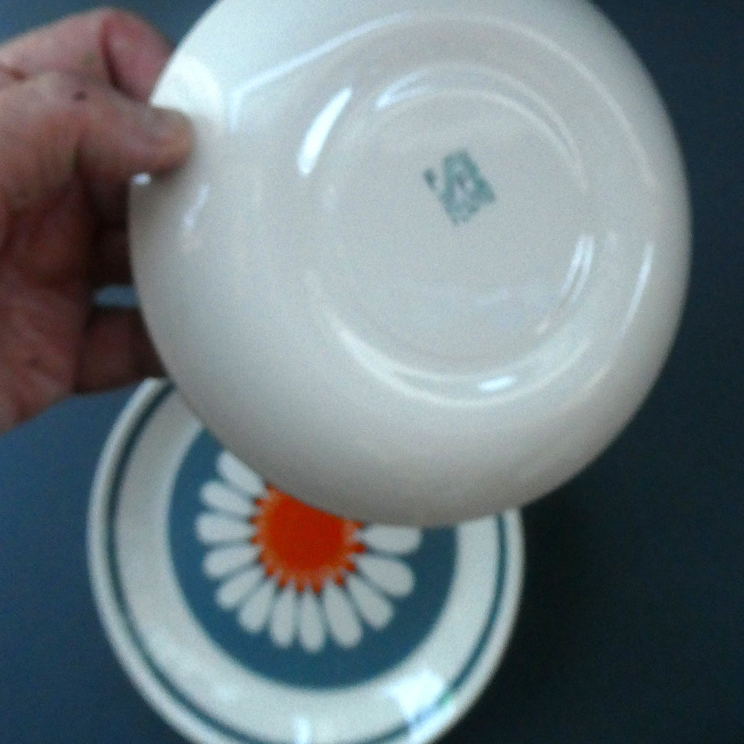 Fabulous 1970s DAISY Turi Design TRIO (Cup, Saucer and Side Plate). Da ...