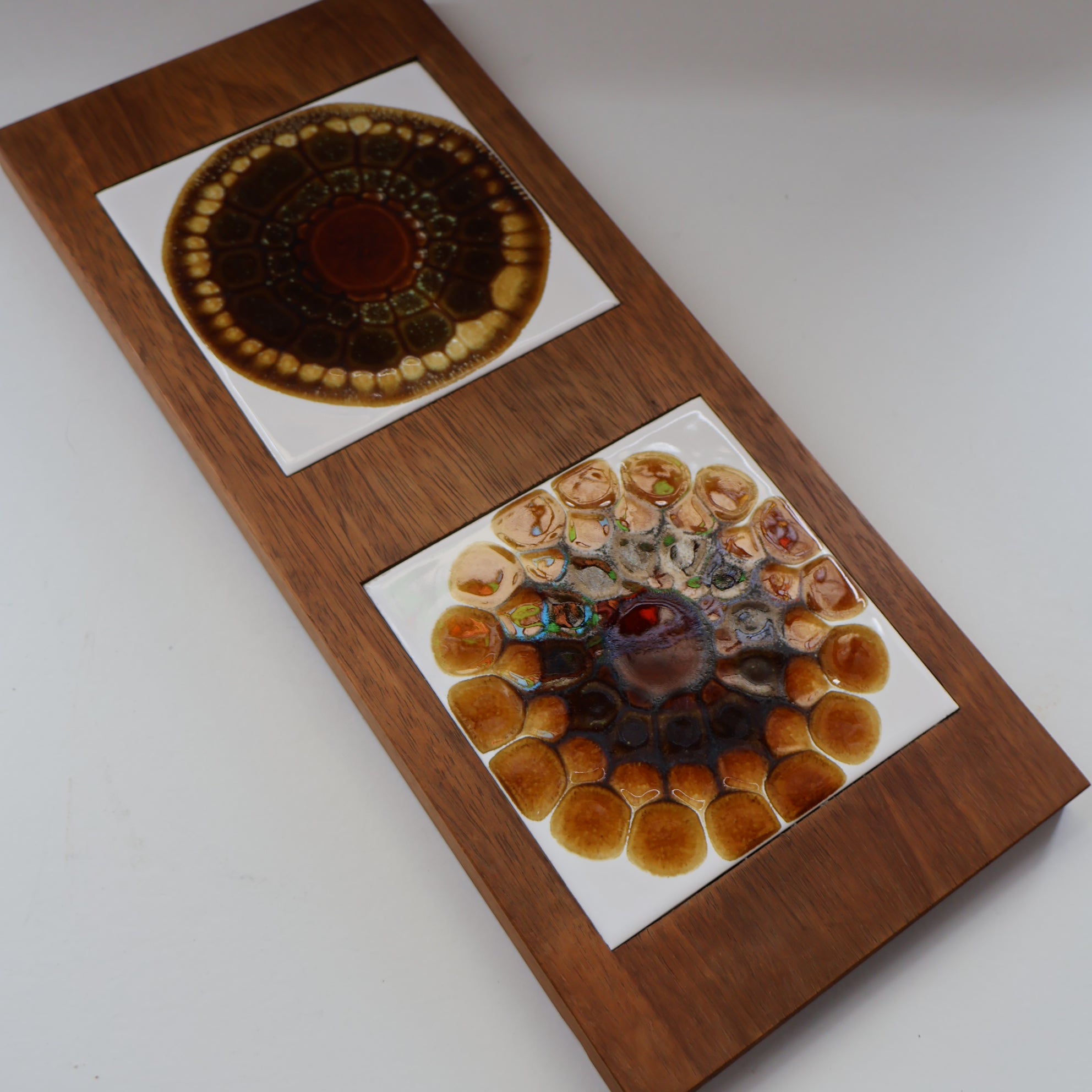 1960s Vintage WYNNCRAFT Cheese or Chopping Board with Two Abstract Cer ...