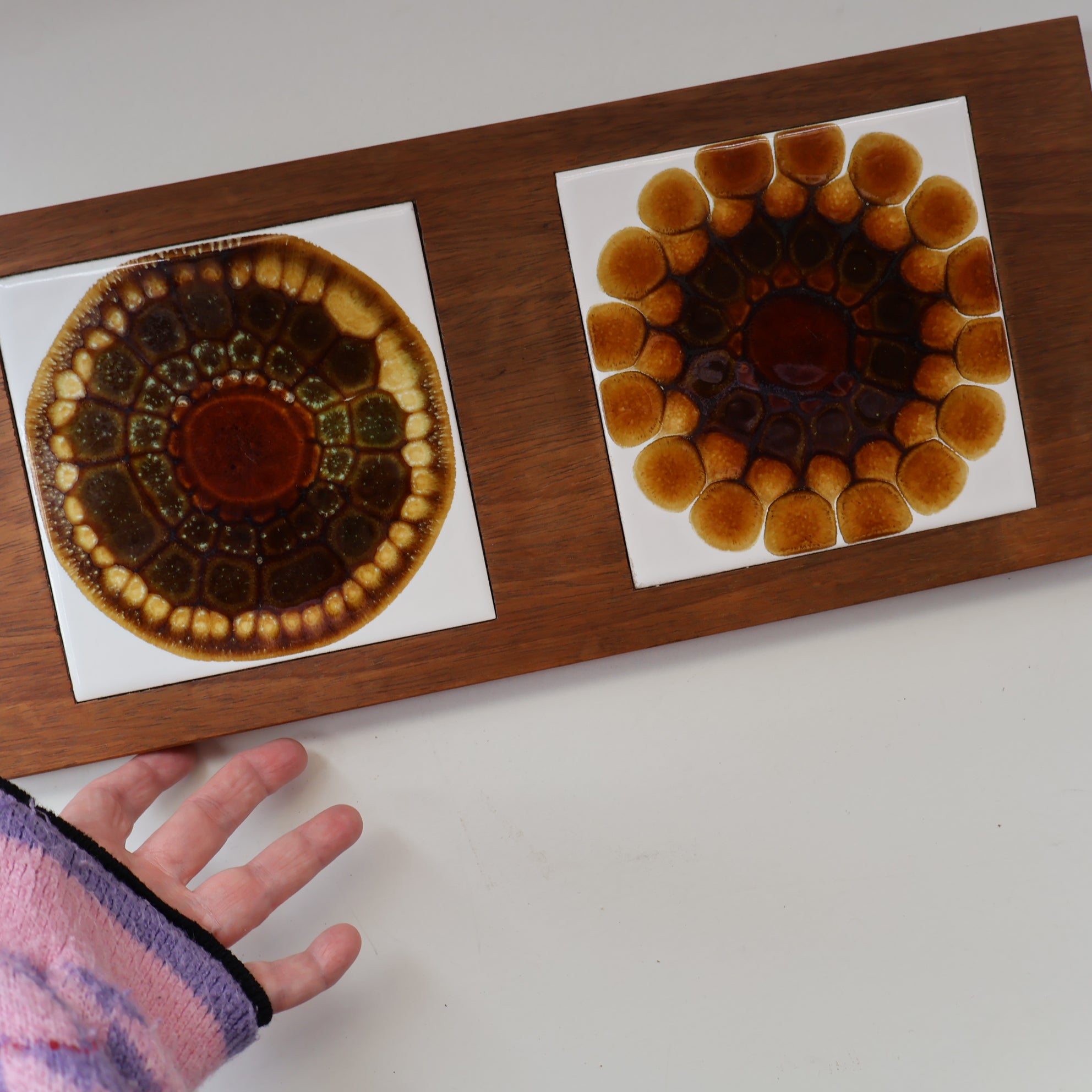 1960s Vintage WYNNCRAFT Cheese or Chopping Board with Two Abstract Cer ...