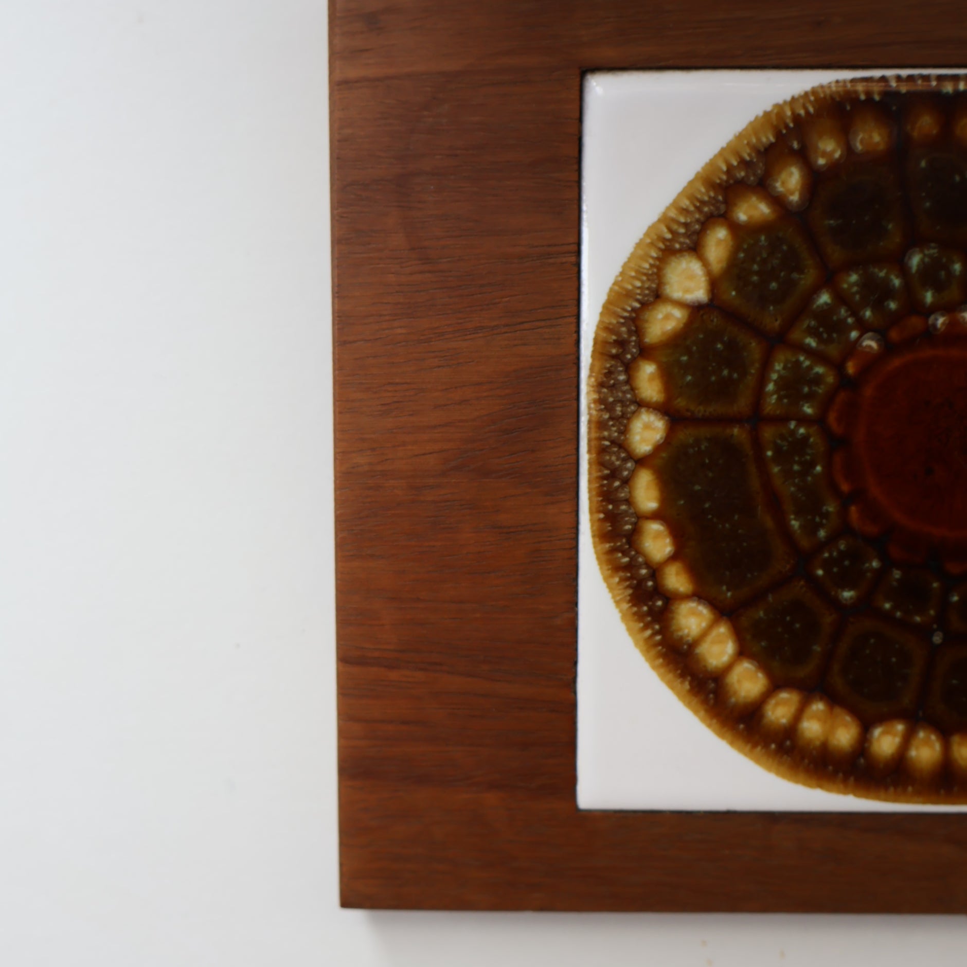 1960s Vintage WYNNCRAFT Cheese or Chopping Board with Two Abstract Cer ...