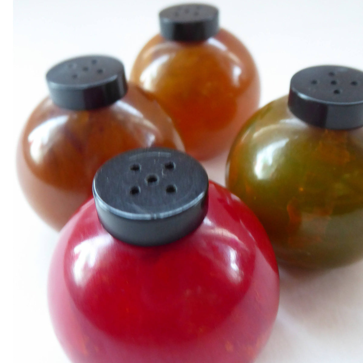 Art Deco 1930s BAKELITE Four Pepper Pots or Shakers. Mouth-Watering Tu ...