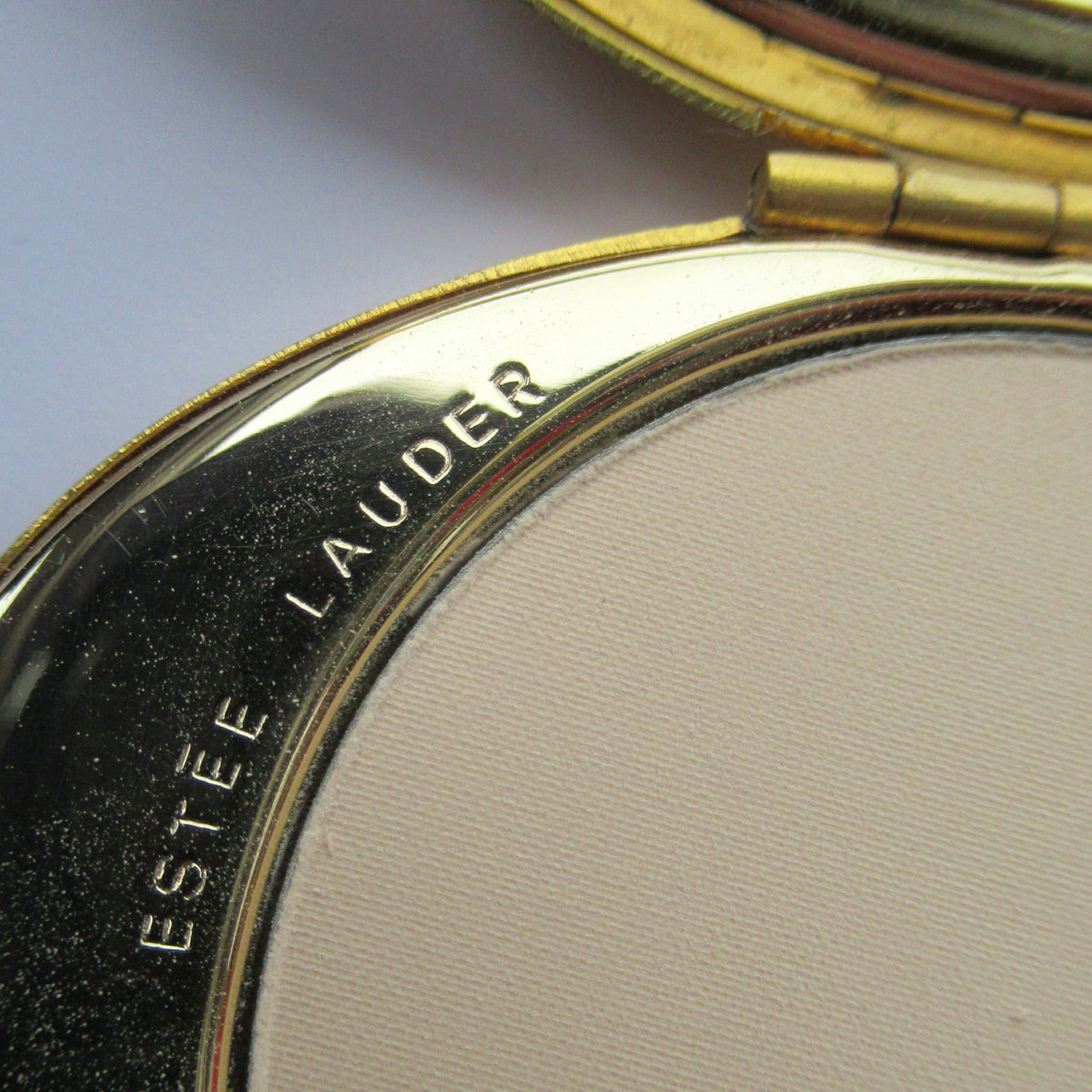 Stunning ESTEE LAUDER Pressed Powder Compact. ARIES the Ram ZODIAC Des ...
