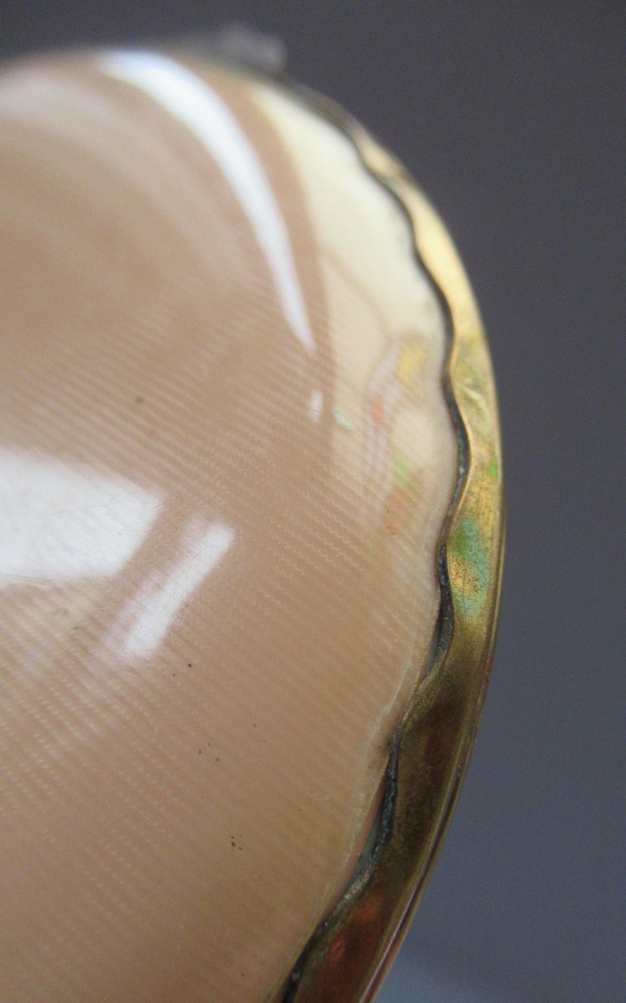 Unusual Vintage 1930s / 1940s Powder Compact. With Pink Celluloid Fini ...