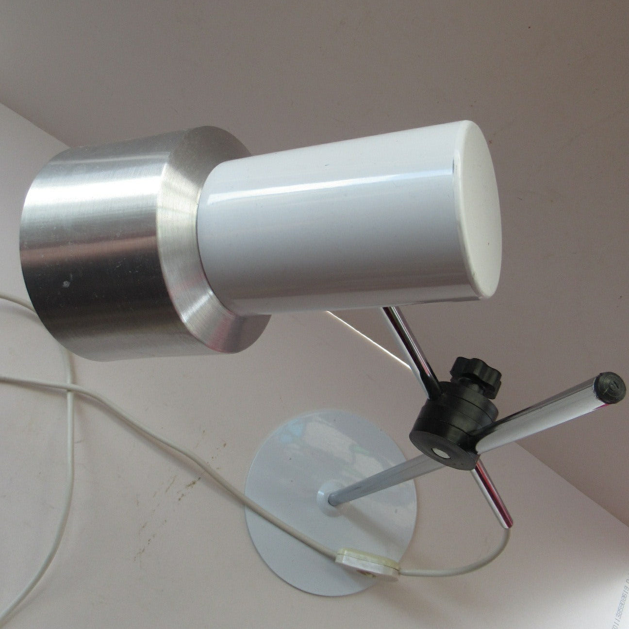 1960s / 1970s ITALIAN Adjustable Table Lamp or Desk Lamp by PROVA. Whi ...