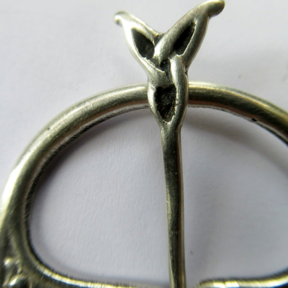 Vintage 1940s SCOTTISH SILVER Celtic Penannular Brooch. Iain MacCormic ...