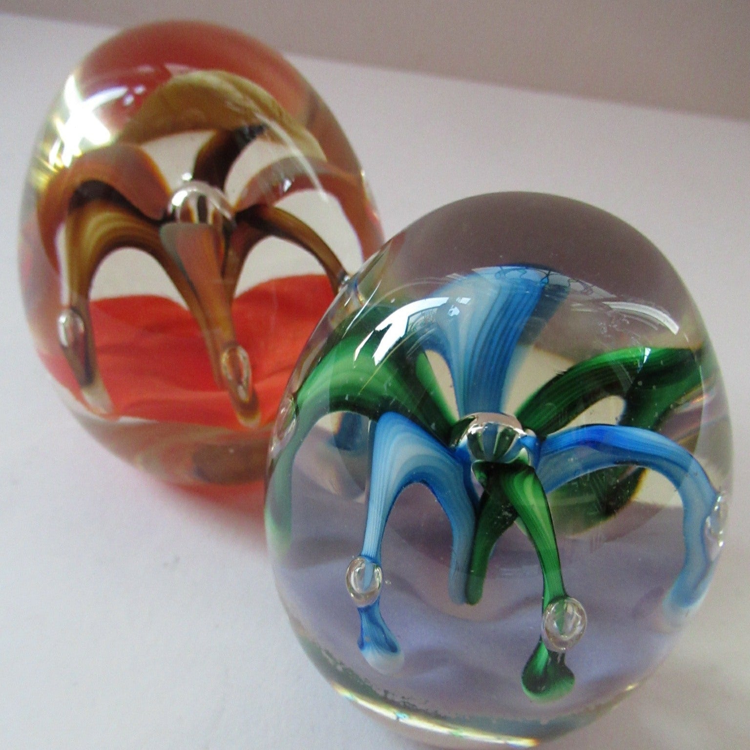 Scottish Glass Vintage Paperweight. Paul Ysart "H" Cane Fountain Weigh ...